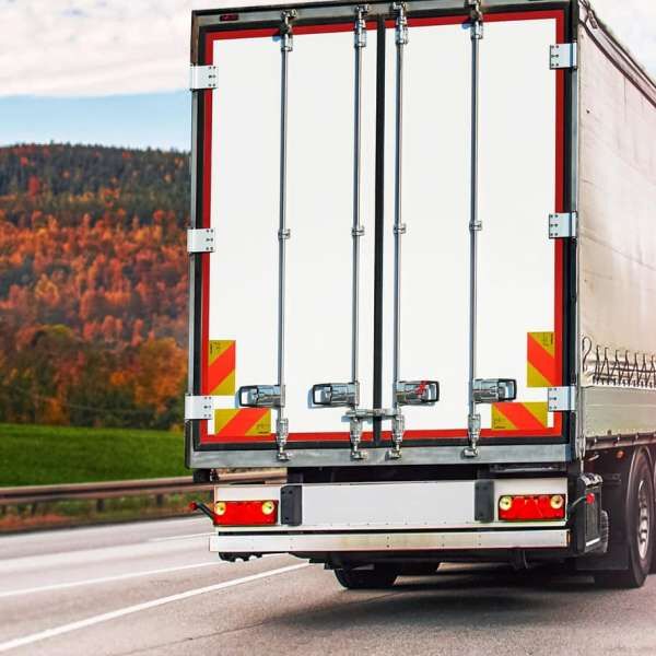 Reflecto Rear Marker Boards for Tractor Units